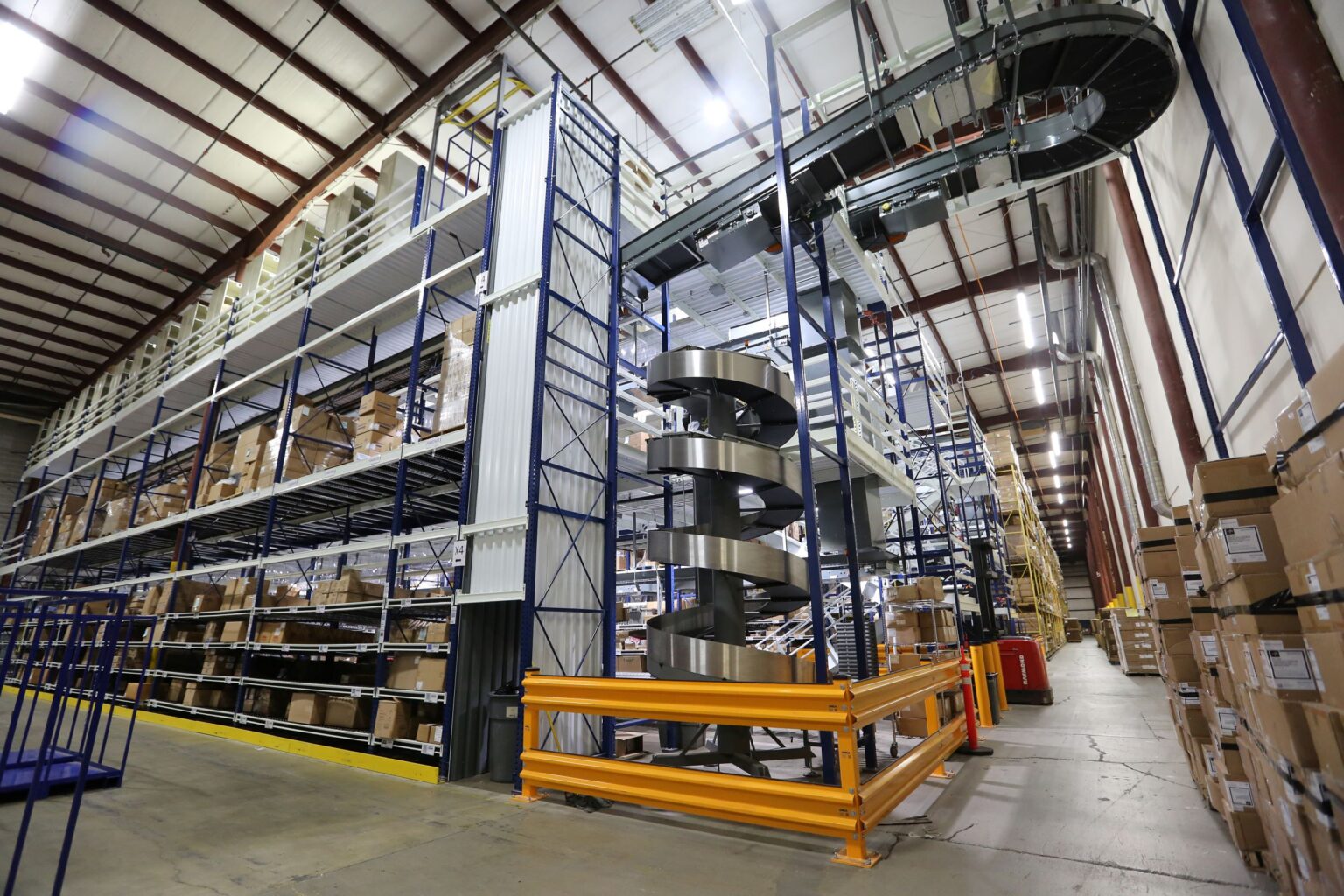 Automated Conveyor Integrated into Pallet Rack -See Pics
